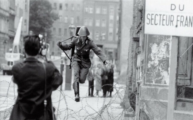 Top 10 Most Powerful Photos Ever Taken - Welcome to Greece - Page 8
